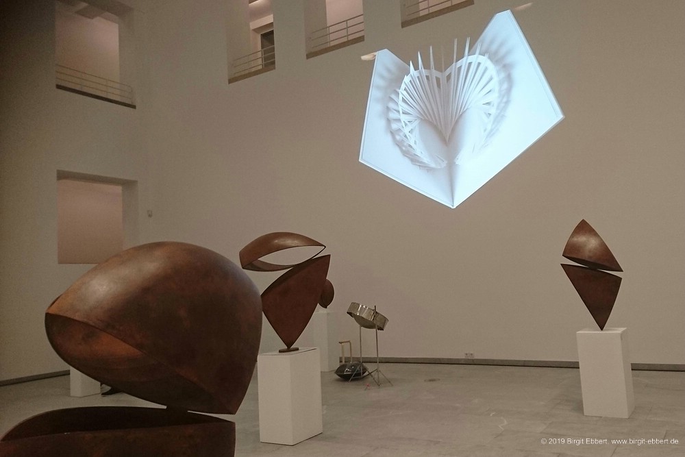 Entfaltung - Papierskulpturen von Peter Dahmen - PapierZen®